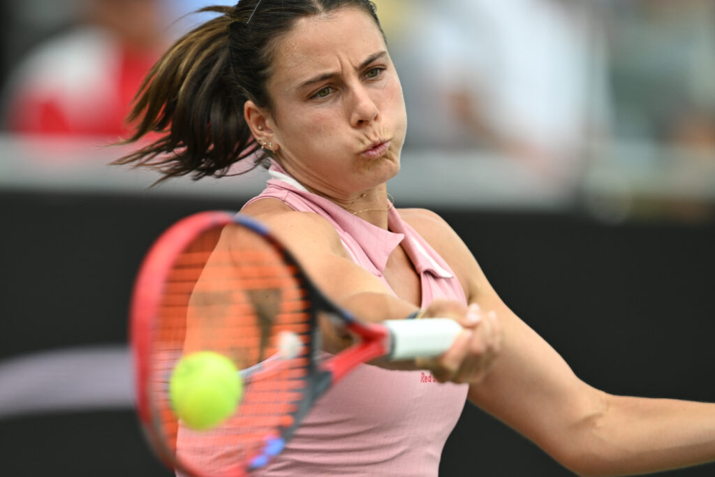 Transcript: Emma Navarro def. Hailey Baptiste, 6-4, 6-3 – Credit One ...